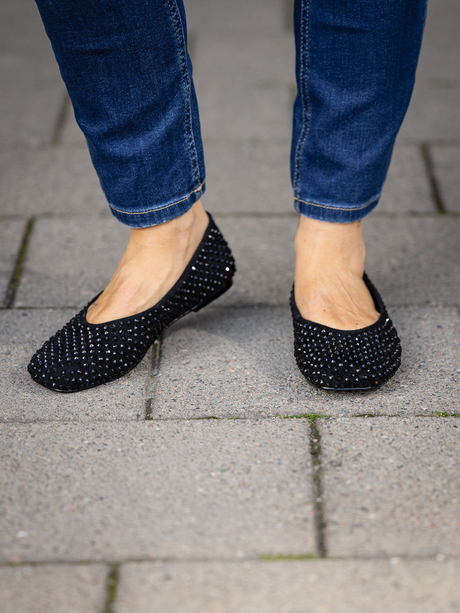 Strategia Sort semsket ballerina med sorte stener – Belloshop
